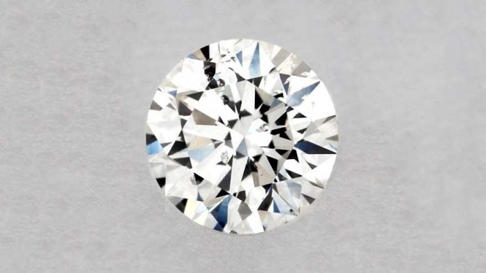 How Many Facets Do Diamonds Have? - Afshin's Guide