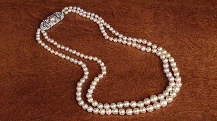 Afshin's Complete Guide to Natural Saltwater Pearls