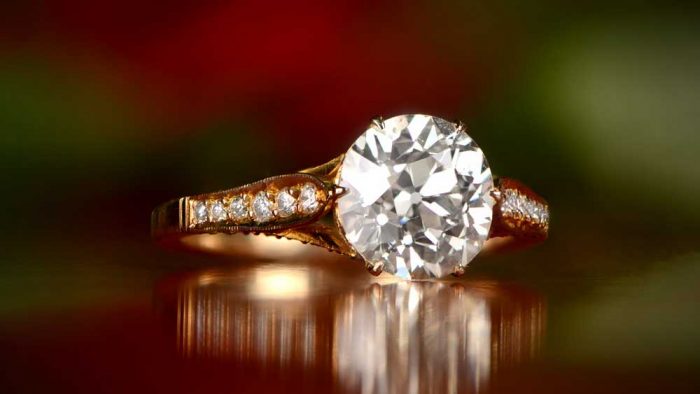 How to Fix a Diamond With a Yellow Tint? - EDJ