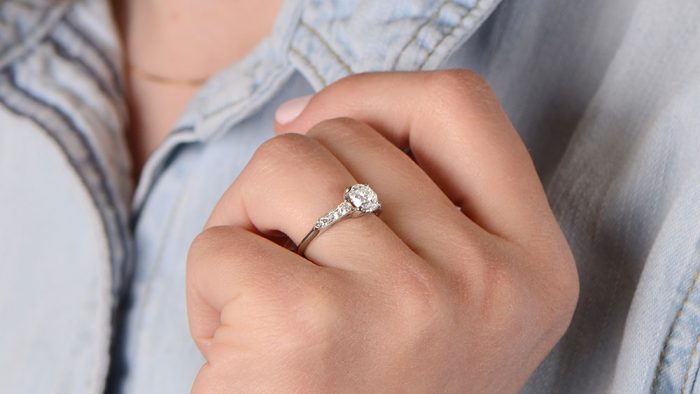 How to Fix a Diamond With a Yellow Tint? - EDJ