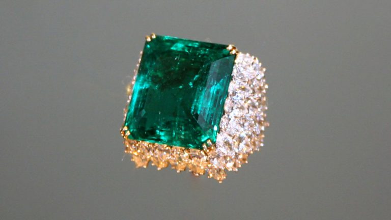Guide for No-Oil Colombian Emeralds - Learn and Shop