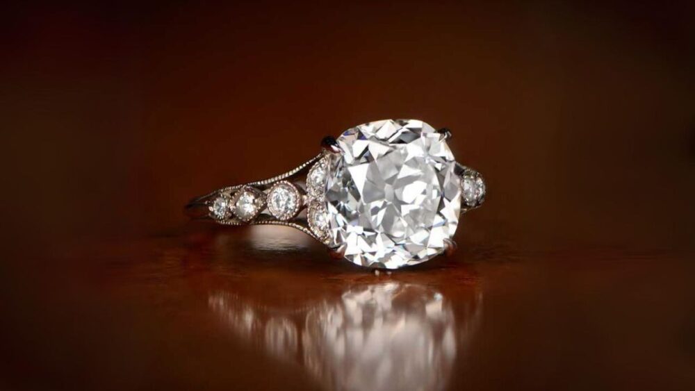 Complete Guide to G Color Diamond - Estate Diamond Jewelry
