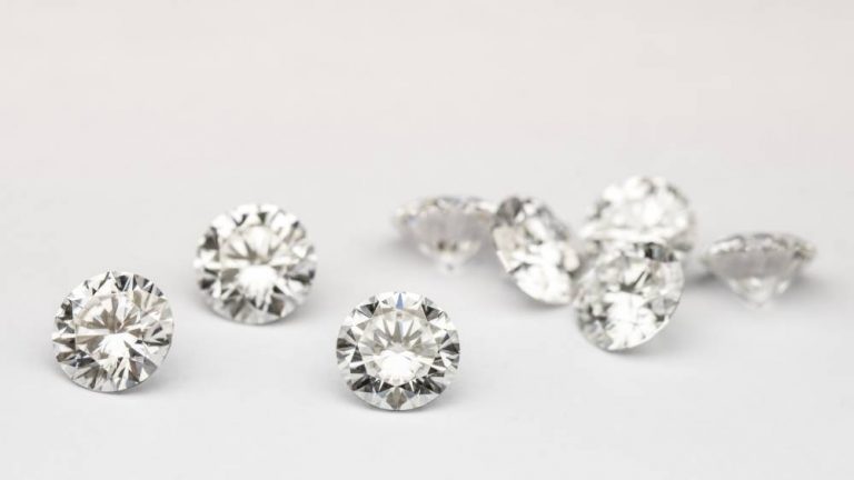 What Is a Diamond Pinpoint Inclusion? - EDJ