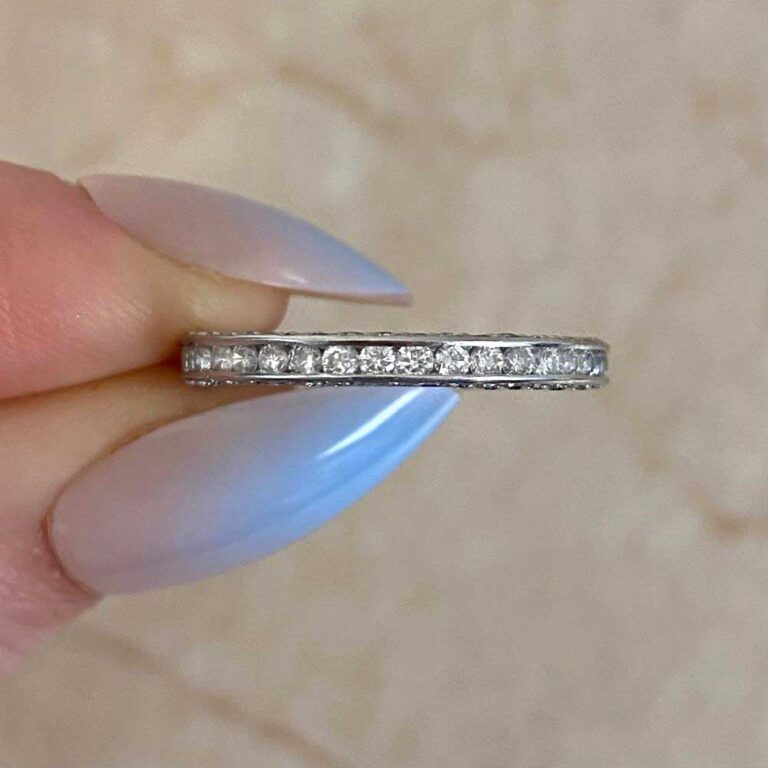 The Secrets to Stacking Wedding Bands | Styling Tips & More